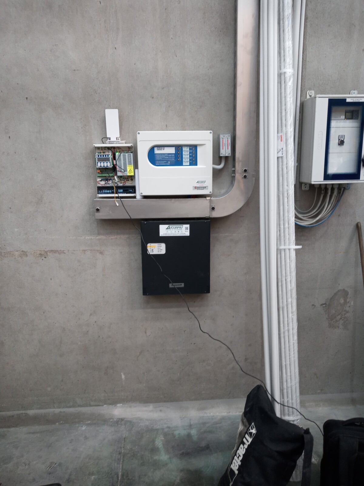 Impianto antincendio a norma con il Combinatore Telefonico EN54-21 - Sicurpiù